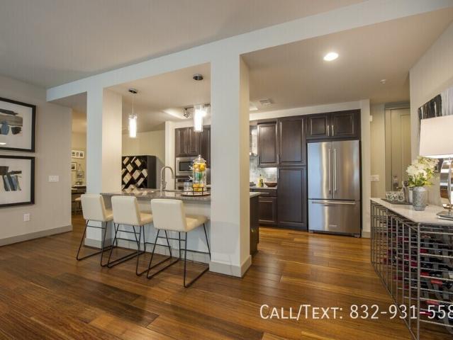 2 BR, 2 BA Apartment 408 S Gessner Rd, Houston, TX 77024
