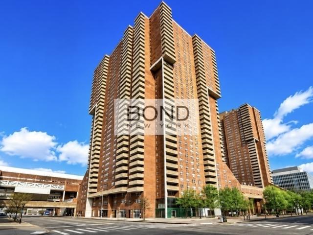 2 BR, 2 BA Apartment 40 Harrison St, New York, NY 10013