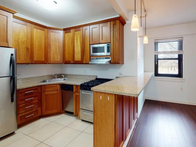 2 BR, 2 BA Apartment 40 Kingshighway Boulevard Unit 07F, Saint Louis, MO 63108