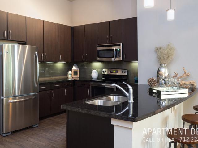 2 BR, 2 BA Apartment 4106 Greenbriar DrÂ, Houston, TX 77098