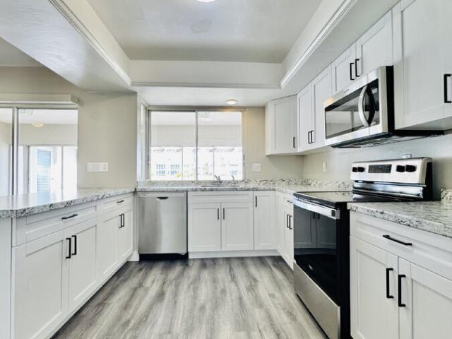 2 BR, 2 BA Apartment 4107 SE 18th Place B, Cape Coral, FL 33904