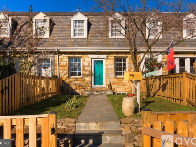 2 BR, 2 BA Apartment 410 East Duncan Avenue, Unit Duncan Ave, Alexandria, VA 22301