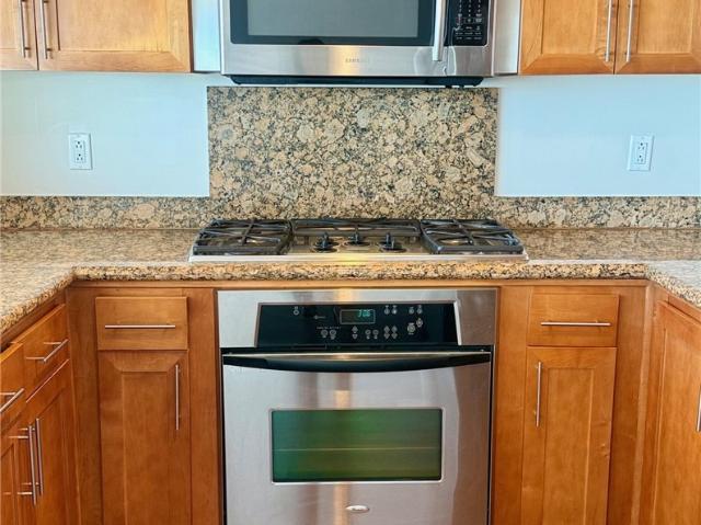 2 BR, 2 BA Apartment 411 West Seaside Way, Long Beach, CA 90802