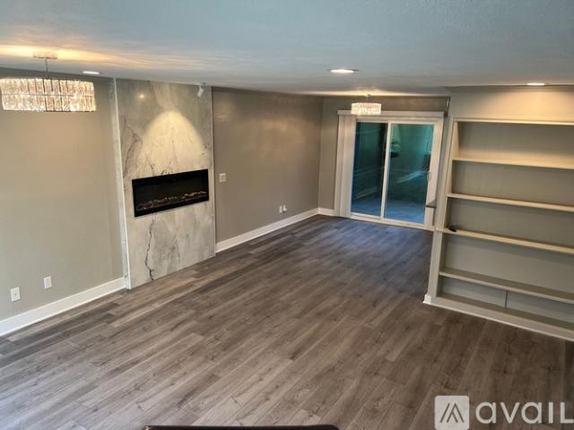 2 BR, 2 BA Apartment 4136 Cole Avenue, Unit 3, Dallas, TX 75204