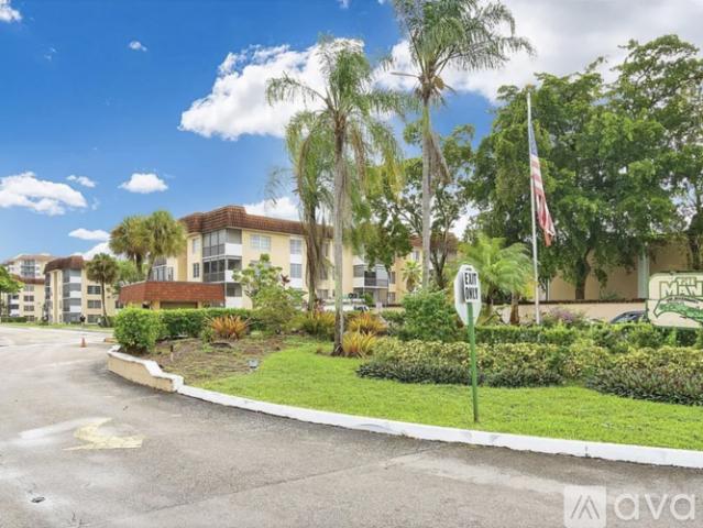 2 BR, 2 BA Apartment 4156 Inverrary Drive, Unit 407, Lauderhill, FL 33319