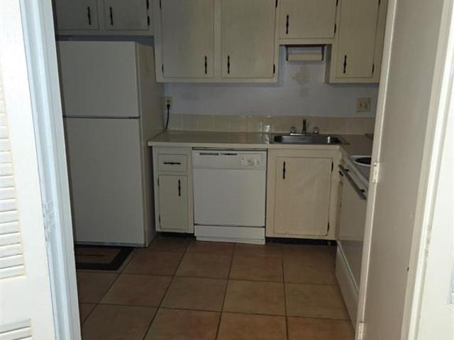 2 BR, 2 BA Apartment 4158 Inverrary Drive, Lauderhill, FL 33319