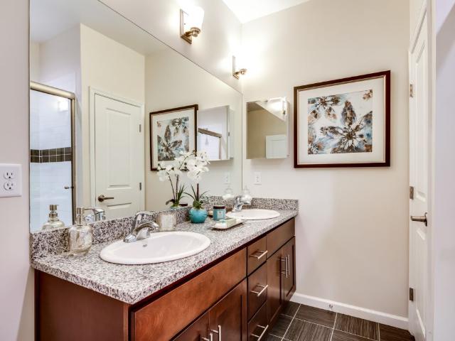 2 BR, 2 BA Apartment 415 Center Pointe Drive Unit 303, Mechanicsburg, PA 17050