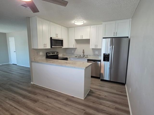 2 BR, 2 BA Apartment 4193 Zavala Street, Unit B, Las Vegas, NV 89103