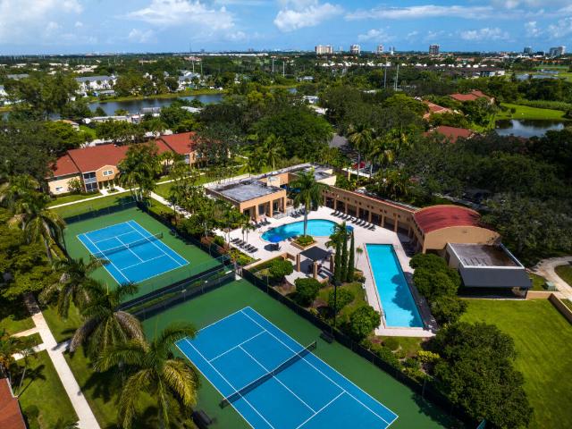 2 BR, 2 BA Apartment 4200 Community Drive Unit 0601, West Palm Beach, FL 33409