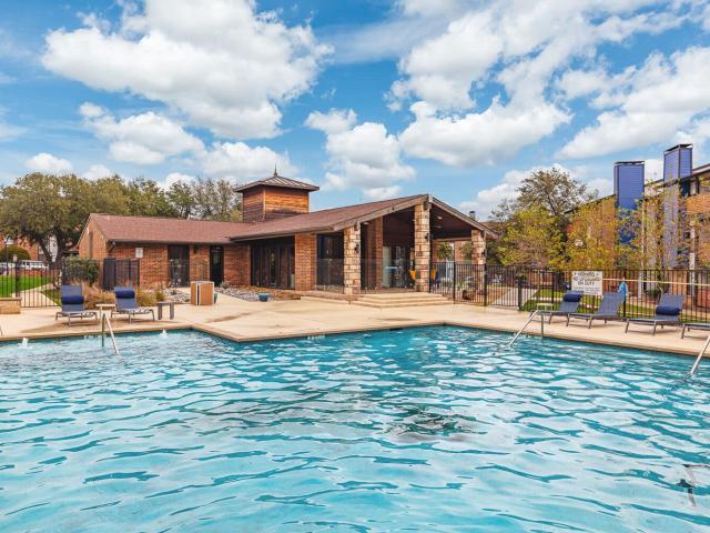 2 BR, 2 BA Apartment 4200 West Northgate Drive Unit 277, Irving, TX 75062
