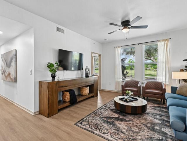 2 BR, 2 BA Apartment 4201 William Fleming Ct W #1012 Unit 0837, Fort Worth, TX 76115