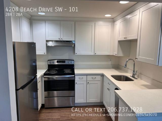 2 BR, 2 BA Apartment 4208 Beach Drive SW, Seattle, WA 98116