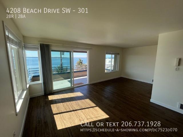 2 BR, 2 BA Apartment 4208 Beach Drive SW, Seattle, WA 98116