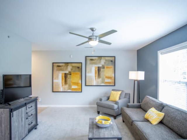 2 BR, 2 BA Apartment 4209 Erie Ave, Cincinnati, OH 45227