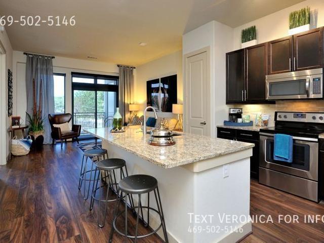 2 BR, 2 BA Apartment 422 West Riverside Dr, Austin, TX 78704