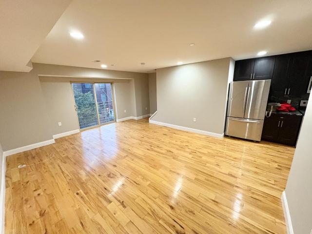 2 BR, 2 BA Apartment 422 N 40th St, Philadelphia, PA 19104