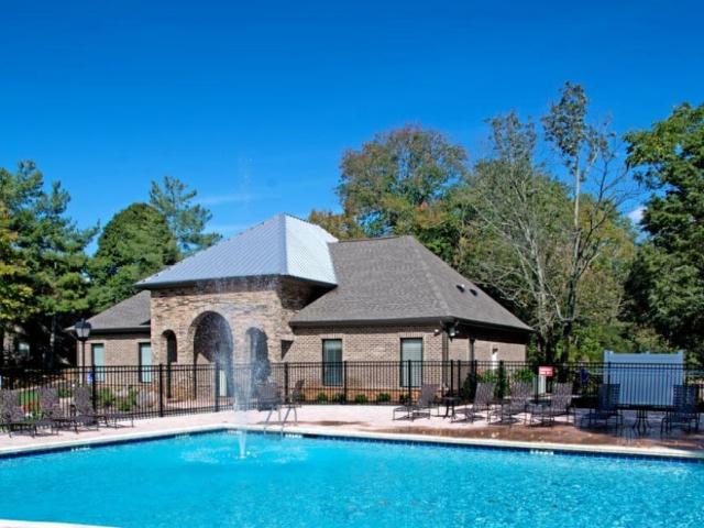 2 BR, 2 BA Apartment 424 N Cedar Bluff Road Unit 11 9187D, Knoxville, TN 37923