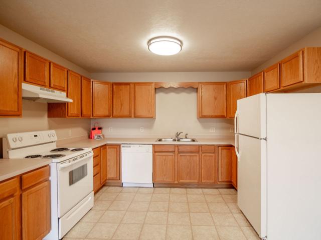 2 BR, 2 BA Apartment 425 East Calgary Avenue Unit 7, Bismarck, ND 58503