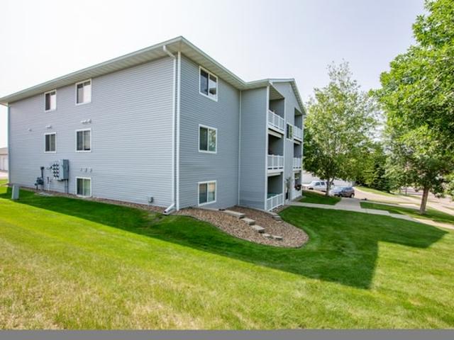 2 BR, 2 BA Apartment 425 East Calgary Avenue Unit 9, Bismarck, ND 58503