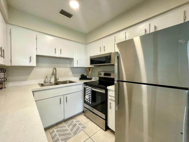 2 BR, 2 BA Apartment 425 South 9th Street Unit 425#7, Leesburg, FL 34748