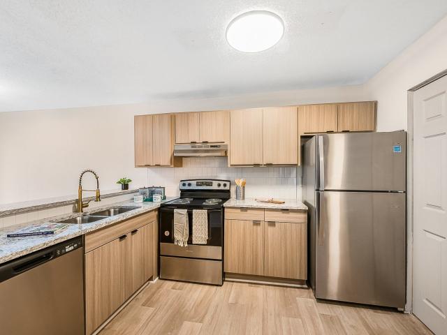 2 BR, 2 BA Apartment 4260 Brownsboro Rd Unit C C19, Winston Salem, NC 27106