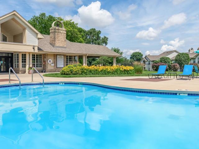 2 BR, 2 BA Apartment 4280 South Ravinia Drive Unit 12 113, Milwaukee, WI 53221