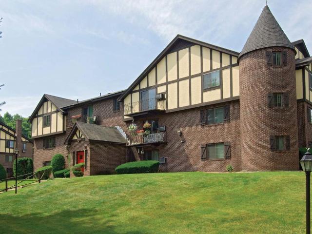 2 BR, 2 BA Apartment 42 Cedar Pond Drive Unit 037 11, Warwick, RI 02886