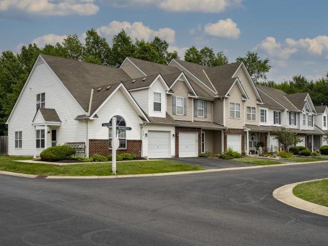 2 BR, 2 BA Apartment 42 Hallowell Drive Unit 8536 29, Blacklick, OH 43004