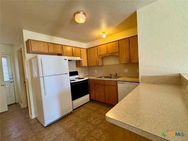 2 BR, 2 BA Apartment 4301 Alan Kent Drive, Killeen, TX 76549