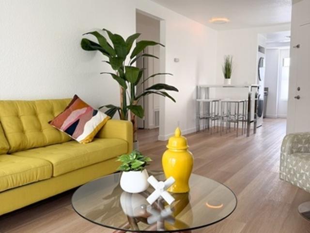2 BR, 2 BA Apartment 43065 Washington Street, Unit 14, Palm Desert, CA 92211