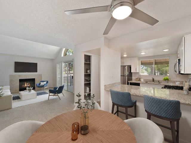 2 BR, 2 BA Apartment 43100 30th Street West Unit 203, Lancaster, CA 93536