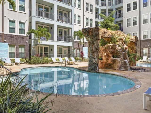 2 BR, 2 BA Apartment 4310 W Spruce St Unit 505, Tampa, FL 33607
