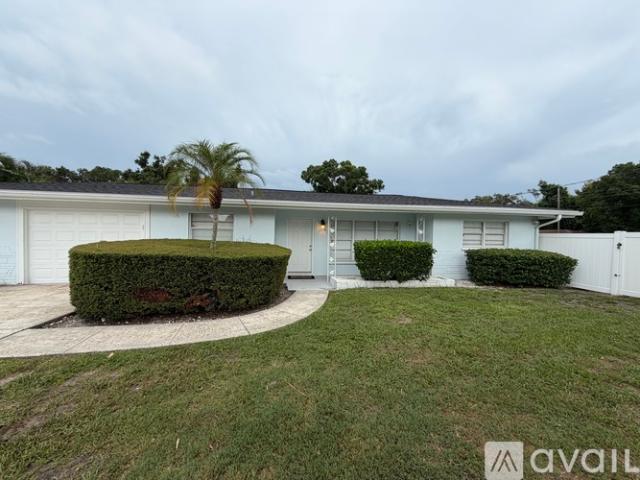 2 BR, 2 BA Apartment 4343 Webber Street, Sarasota, FL 34232