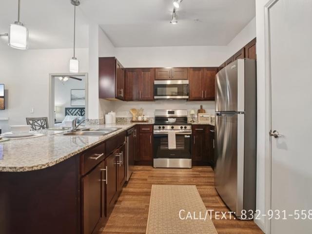 2 BR, 2 BA Apartment 4348 East Sam Houston Pkwy S, Pasadena, TX 77505