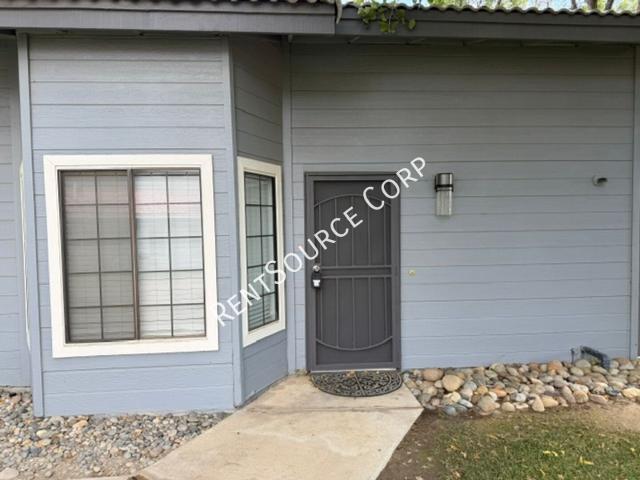 2 BR, 2 BA Apartment 43711 8th St E, Lancaster, CA 93535