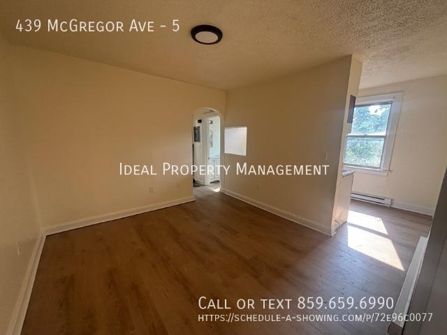 2 BR, 2 BA Apartment 439 McGregor Ave, Cincinnati, OH 45206