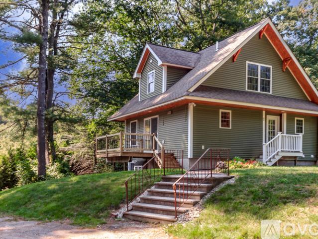 2 BR, 2 BA Apartment 4 Jessica Ln, Unit A, Hudson, NH 03051