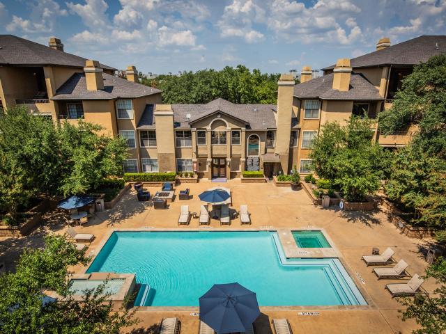 2 BR, 2 BA Apartment 5400 Preston Oaks Road Unit 2107, Dallas, TX 75254