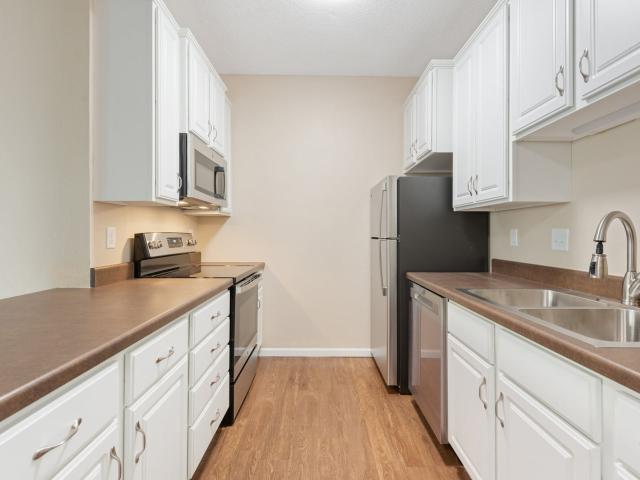 2 BR, 2 BA Apartment 5402 Ramsey Street Unit 6, Duluth, MN 55807