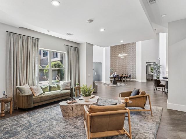 2 BR, 2 BA Apartment 5415 Maple Ave Unit 348, Dallas, TX 75235