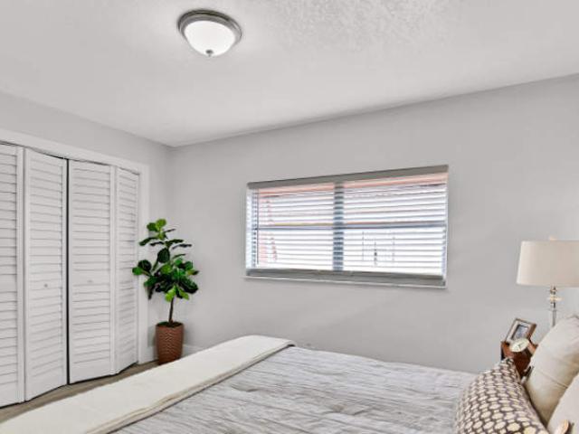 2 BR, 2 BA Apartment 5420 NW 27th St, Lauderhill, FL 33313