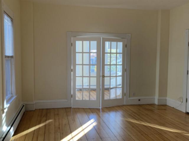 2 BR, 2 BA Apartment 547 Broadway, Unit 1, Somerville, MA 02145