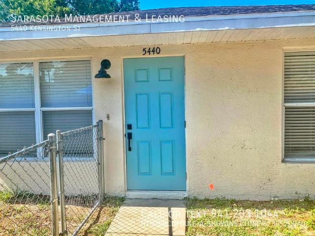 2 BR, 2 BA Apartment 5440 Kensington St, Sarasota, FL 34232