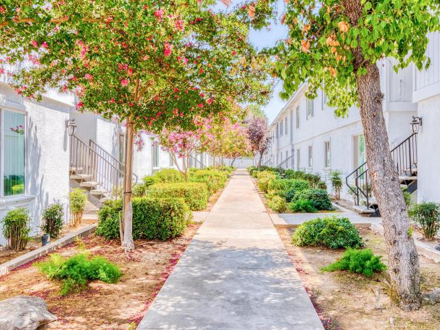 2 BR, 2 BA Apartment 5449 North 10th Street Unit 5582 103, Fresno, CA 93710
