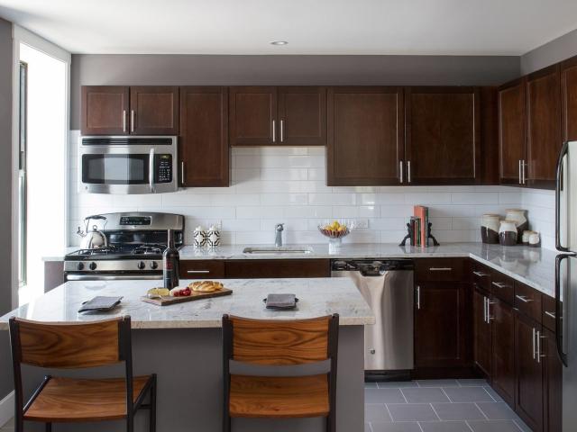 2 BR, 2 BA Apartment 5454 South Shore Drive Unit 0620, Chicago, IL 60615