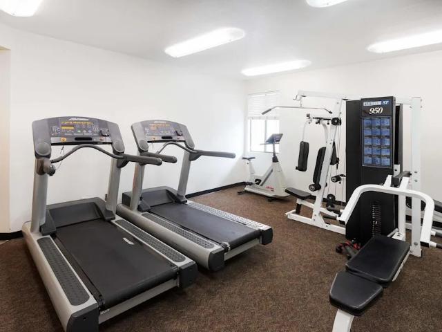 2 BR, 2 BA Apartment 5455 White Oak Avenue Unit 105, Encino, CA 91316