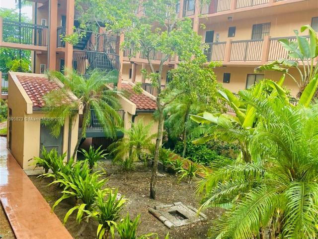 2 BR, 2 BA Apartment 5500 West 21st Ct, Hialeah, FL 33016