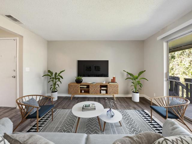 2 BR, 2 BA Apartment 5501 University Club Blvd N Unit 140, Jacksonville, FL 32277