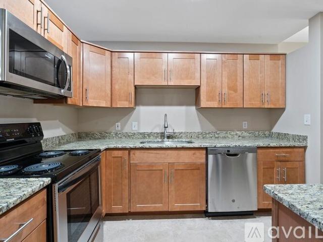 2 BR, 2 BA Apartment 550 Washington St, Unit #307, Braintree, MA 02184