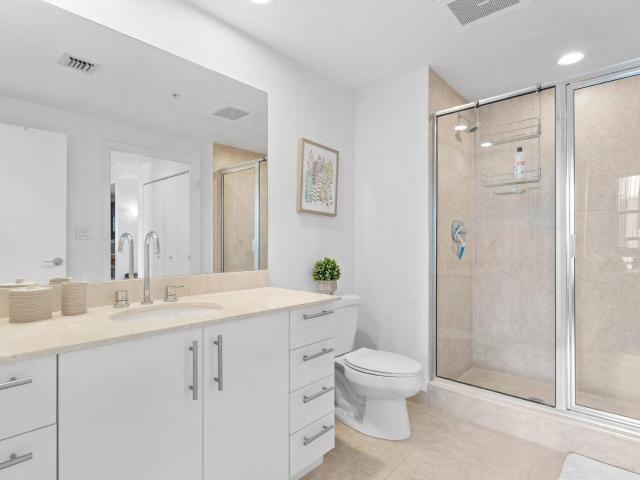 2 BR, 2 BA Apartment 550 Okeechobee Boulevard, West Palm Beach, FL 33401